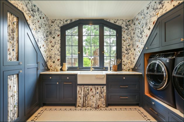 15 Classic Traditional Laundry Room Designs: Where Functionality Meets ...