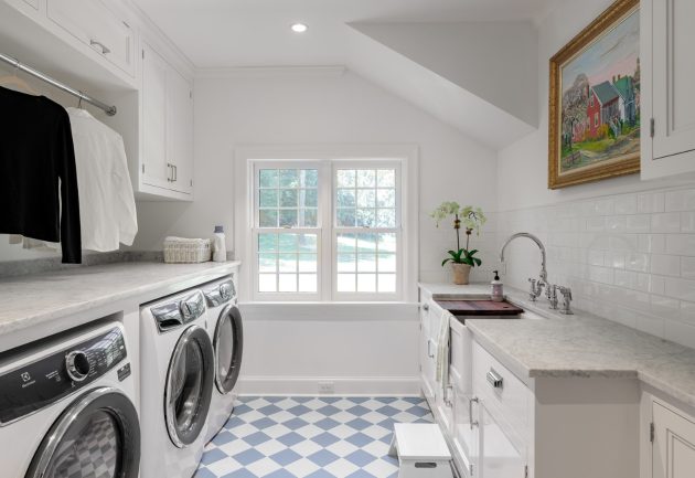 15 Classic Traditional Laundry Room Designs: Where Functionality Meets ...