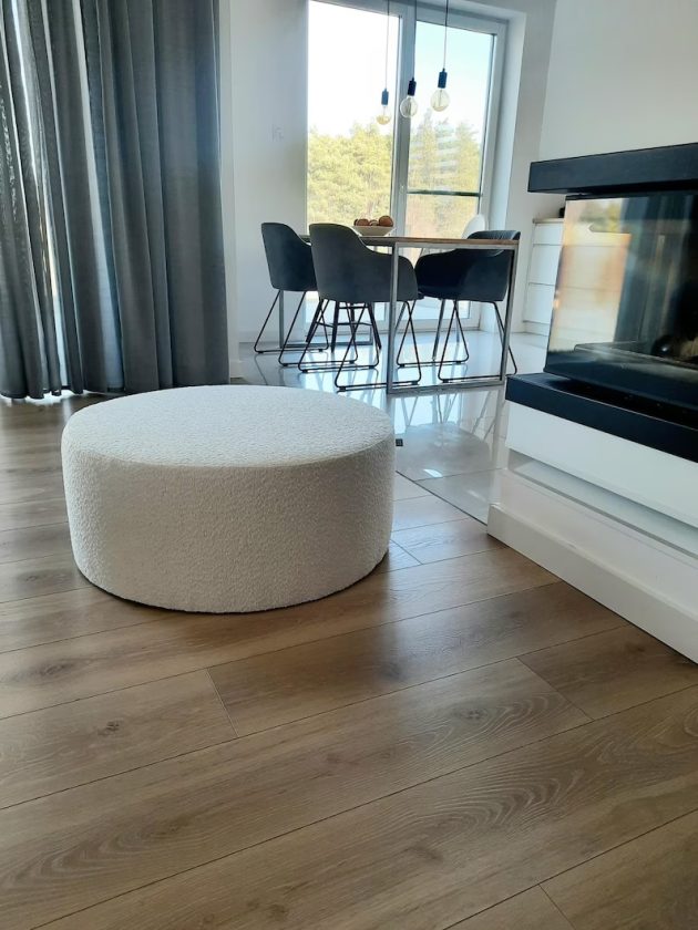 15 Modern Comfy Stool Inspirations for Functional and Fashionable Seating
