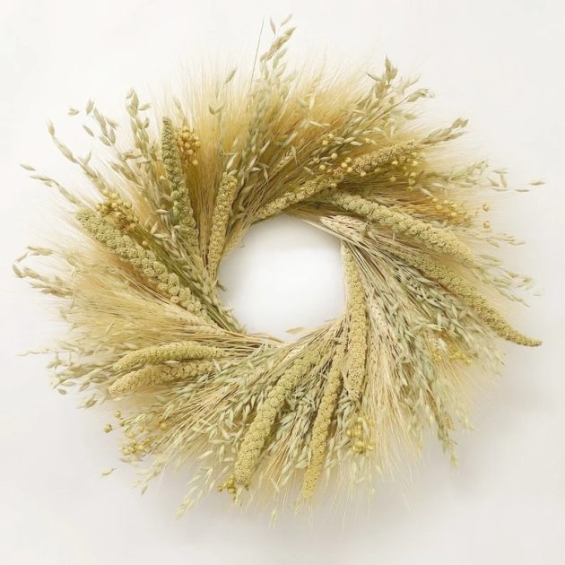 15 Natural and Rustic Grass Wreath Designs for Organic Elegance