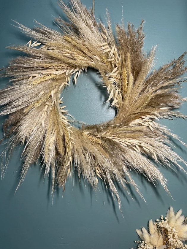 15 Natural and Rustic Grass Wreath Designs for Organic Elegance