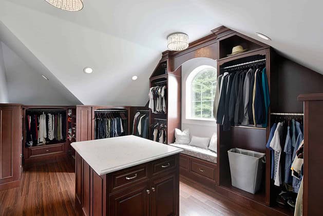 15 Time-Honored Traditional Closet Ideas for Elegant Storage