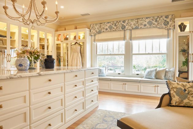 15 Time-Honored Traditional Closet Ideas for Elegant Storage