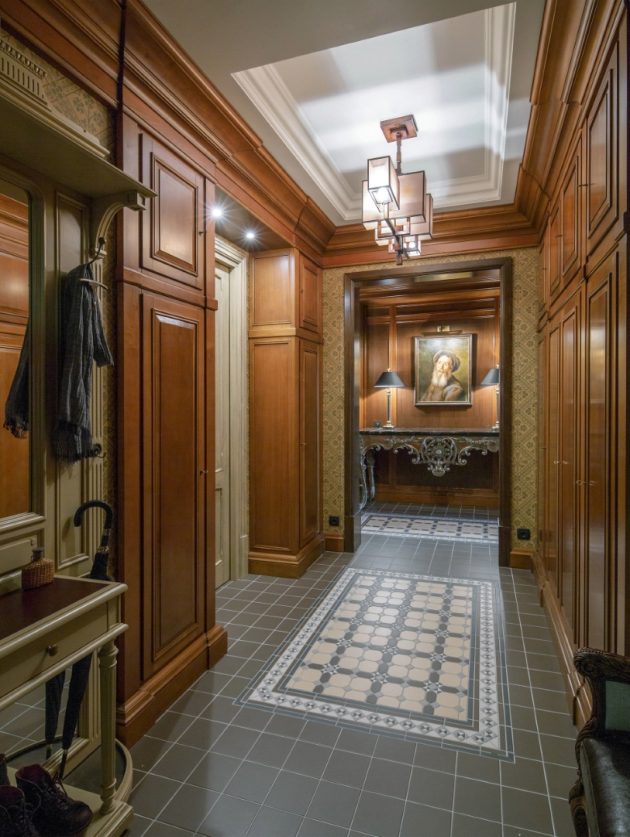 15 Magnificent Traditional Hallway Inspirations for Grand Entries
