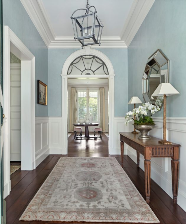 15 Timeless Traditional Entry Hall Designs for a Warm Welcome