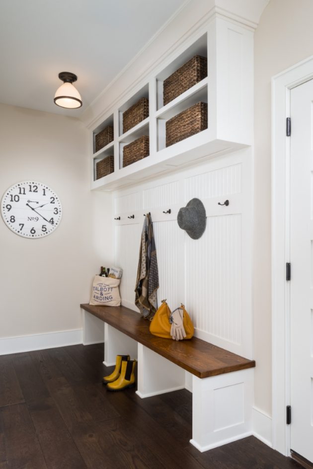 15 Timeless Traditional Entry Hall Designs for a Warm Welcome