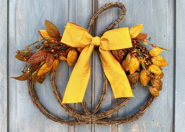 Celebrate the Season with These 15 Stunning Fall Leaves Wreath Ideas