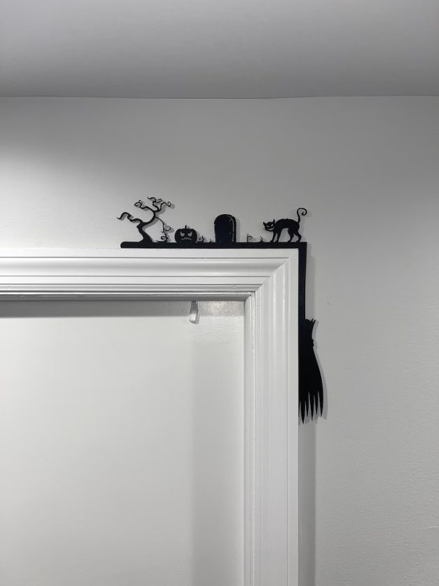 15 Spook-tacular Halloween Door Corner Décor Ideas to Haunt Your Home
