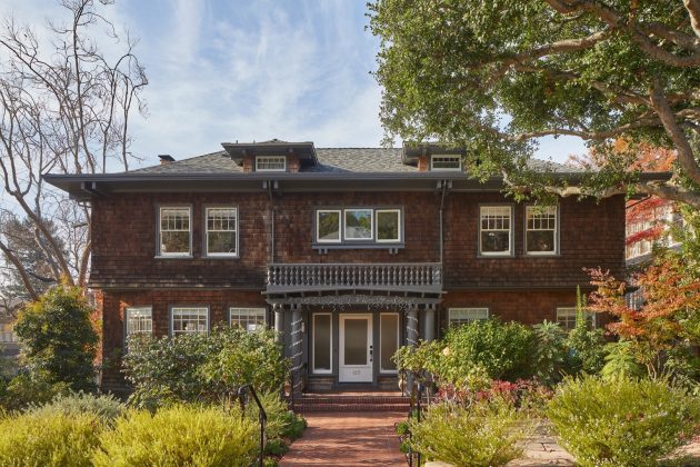 15 Traditional Exterior Designs That Never Go Out of Style