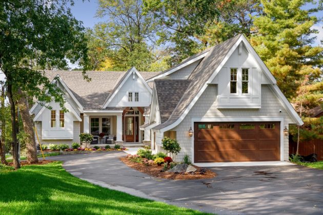 15 Traditional Exterior Designs That Never Go Out of Style