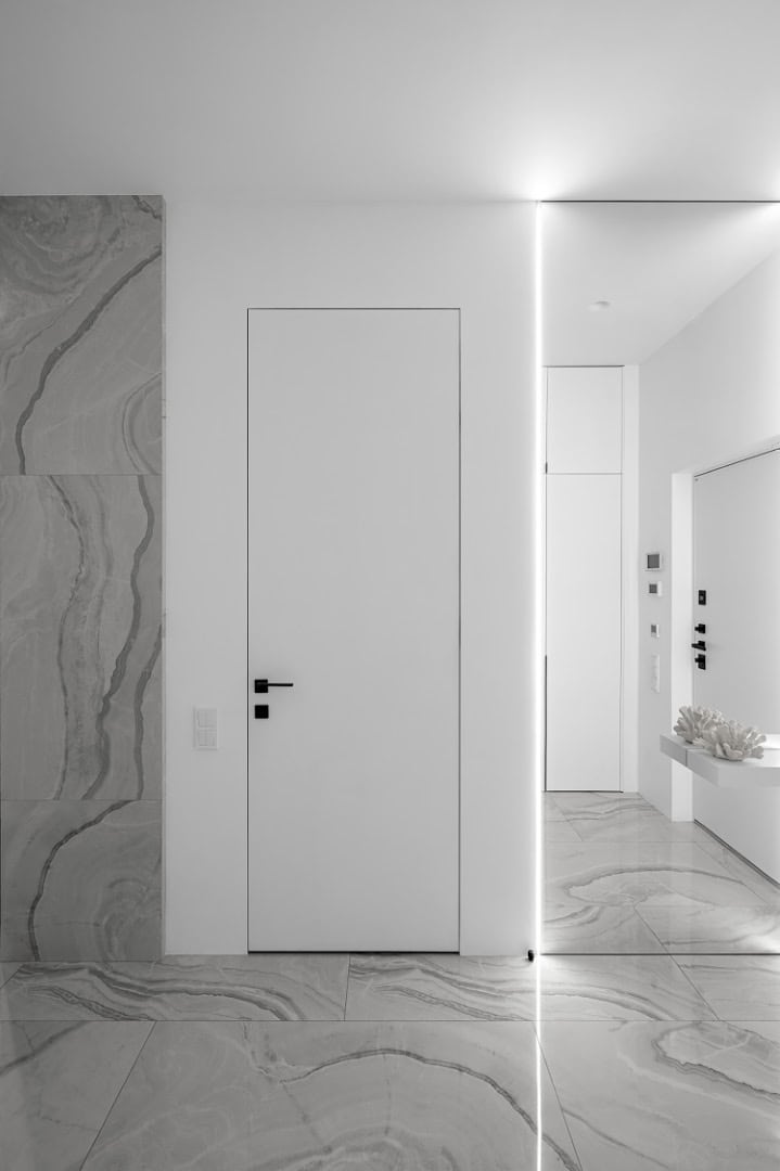 White Moscow Apartment by Alexander Tischler