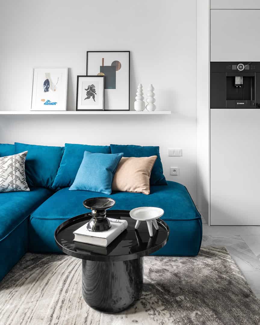White Moscow Apartment by Alexander Tischler