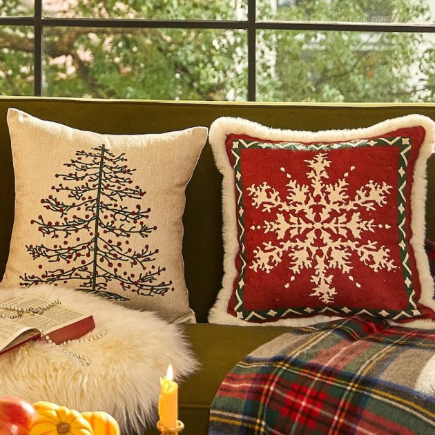 15 Cozy Christmas Pillow Designs for Holiday Comfort