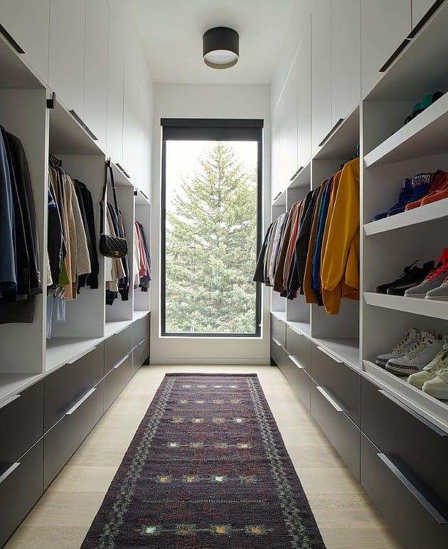 15 Cutting-Edge Modern Closet Designs Redefining Storage Solutions