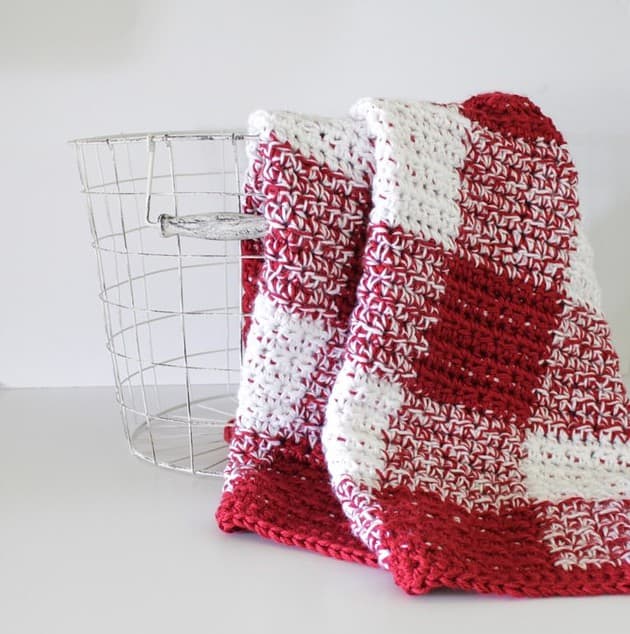 15 DIY Crochet Blankets That Are as Beautiful as They Are Practical