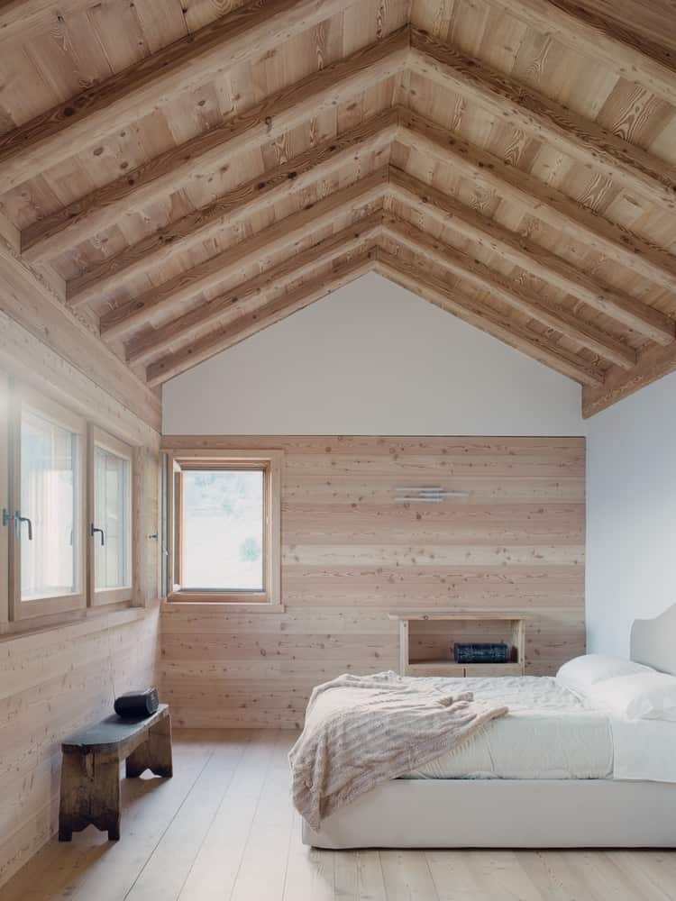 Baitridana Hut by Rinaldo Del Nero in Albaredo Per San Marco, Italy