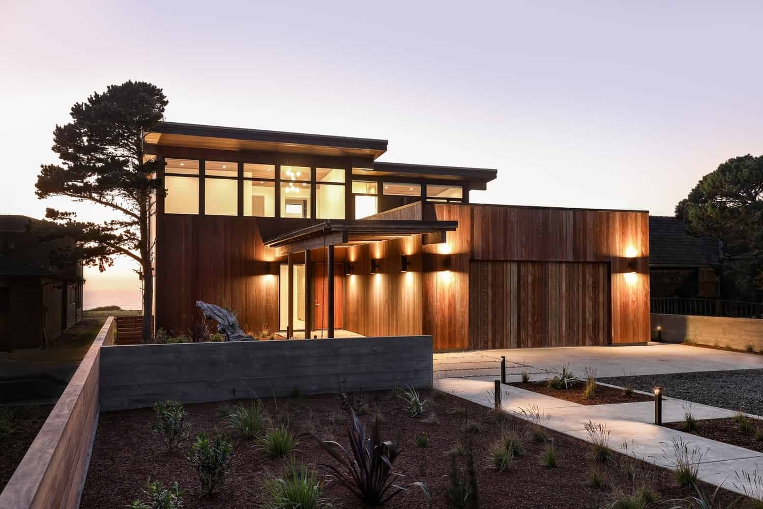Face Rock Beach House by Giulietti Schouten Weber Architects in Bandon ...