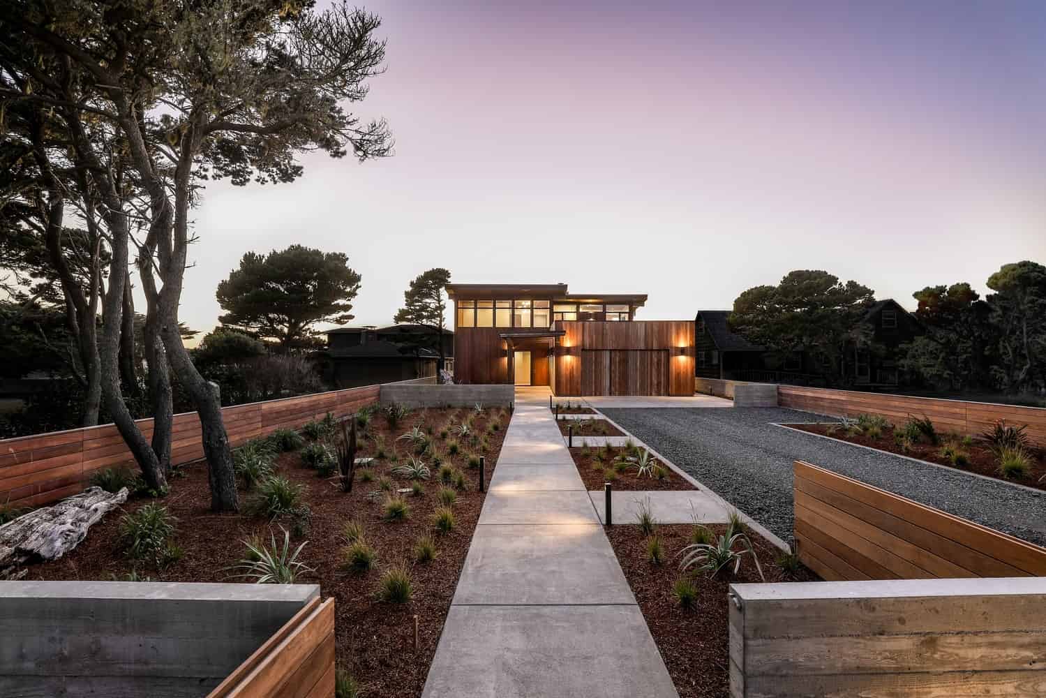 Face Rock Beach House by Giulietti Schouten Weber Architects in Bandon ...