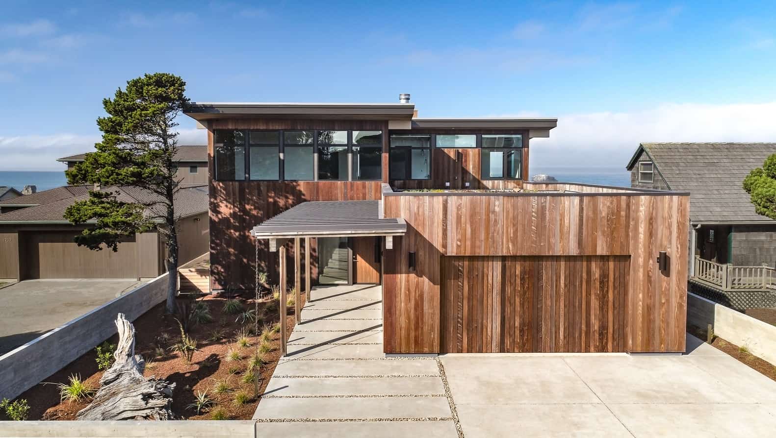 Face Rock Beach House by Giulietti Schouten Weber Architects in Bandon ...