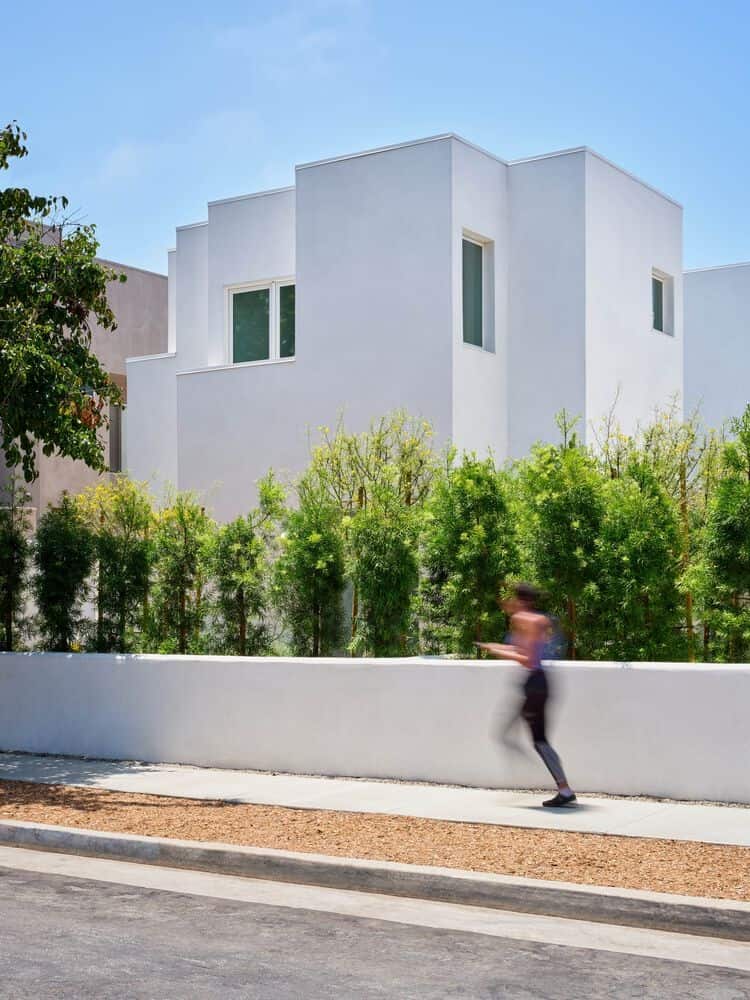Santa Monica Courtyard Houses by Inaba Williams Architects in ...