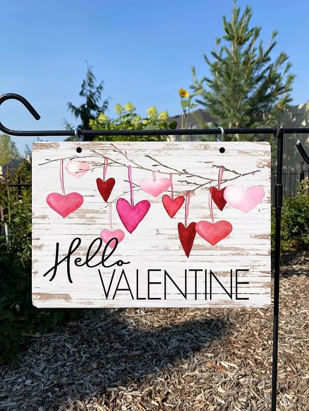 15 Elegant Valentine Outdoor Decor Designs to Set the Mood