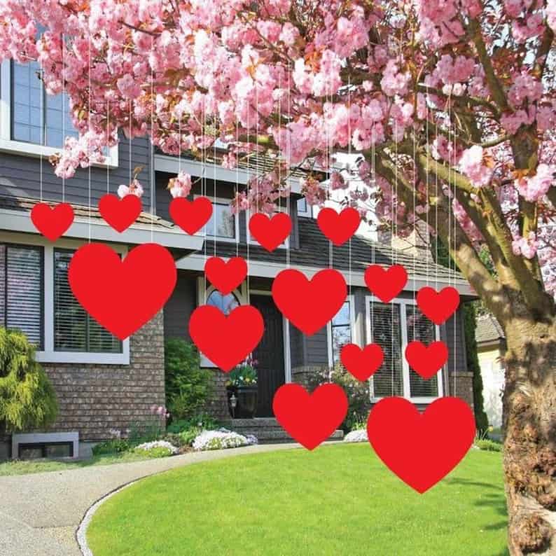15 Elegant Valentine Outdoor Decor Designs to Set the Mood