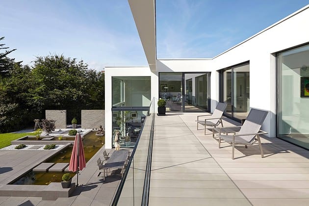 15 Modern Balcony Designs for a Seamless Indoor-Outdoor Connection