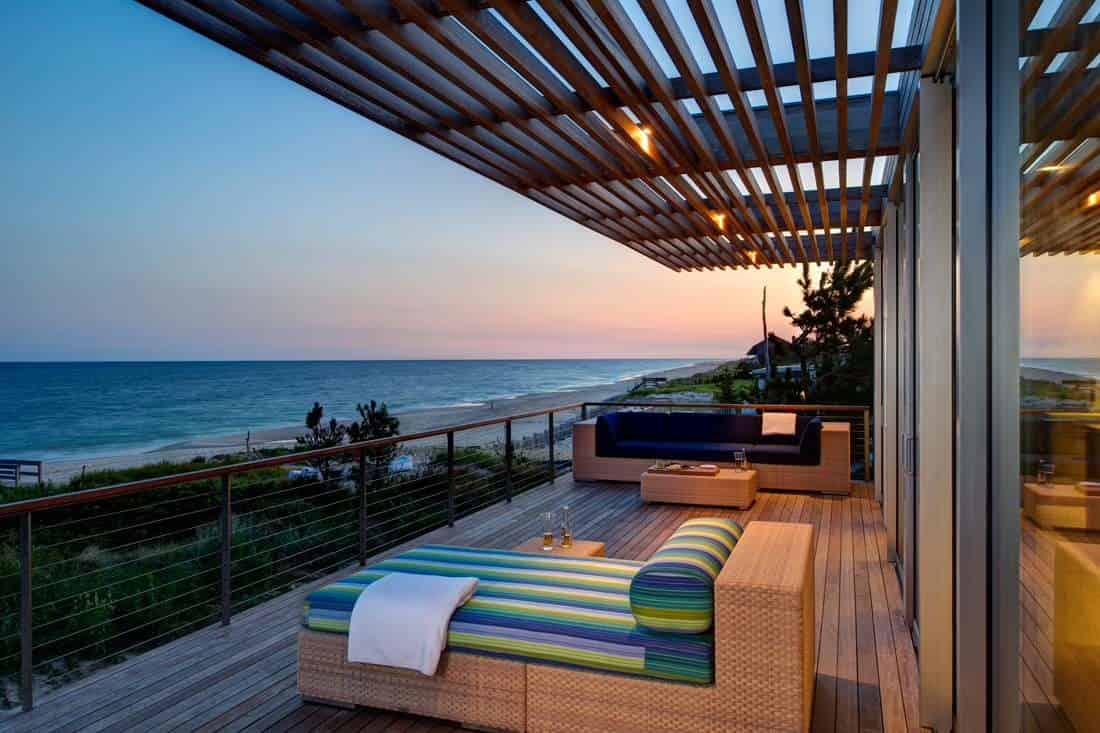 15 Modern Balcony Designs for a Seamless Indoor-Outdoor Connection
