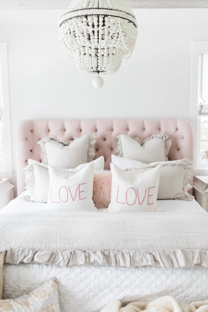 15 Romantic DIY Valentine's Decoration Designs for Love-Filled Spaces