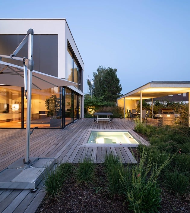 15 Sleek Modern Deck Designs to Elevate Your Outdoor Space
