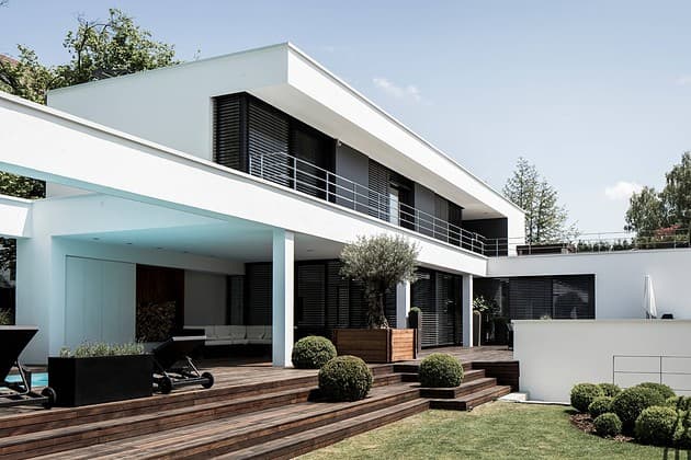 15 Sleek Modern Deck Designs to Elevate Your Outdoor Space