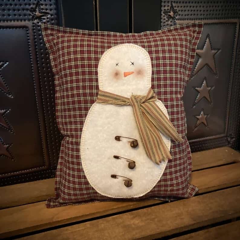 15 Snowman Pillow Designs to Melt Your Heart
