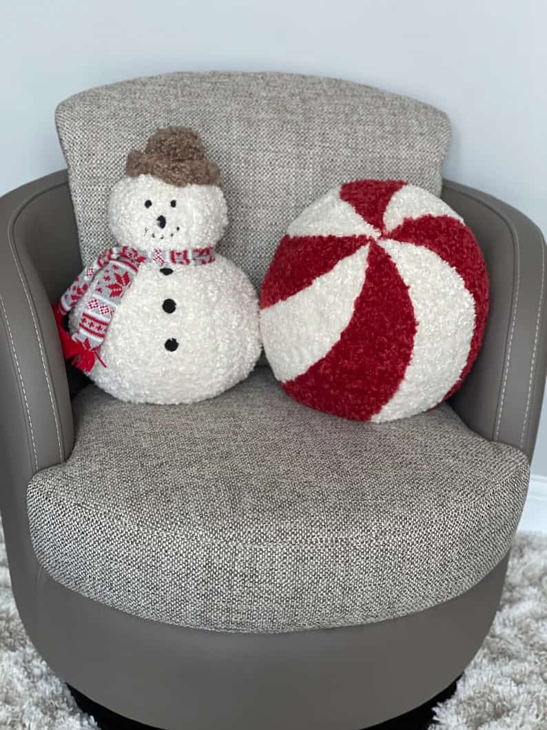 15 Snowman Pillow Designs to Melt Your Heart