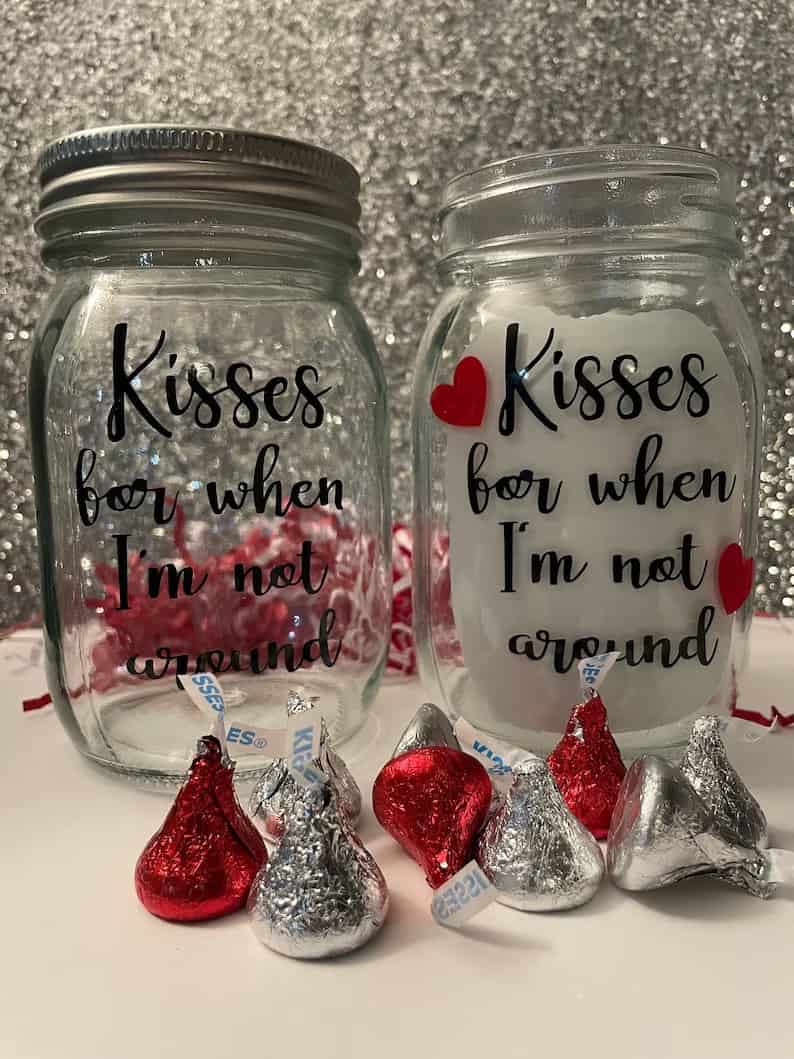 15 Sweet and Simple Valentine Mason Jar Designs for a Joyful Celebration