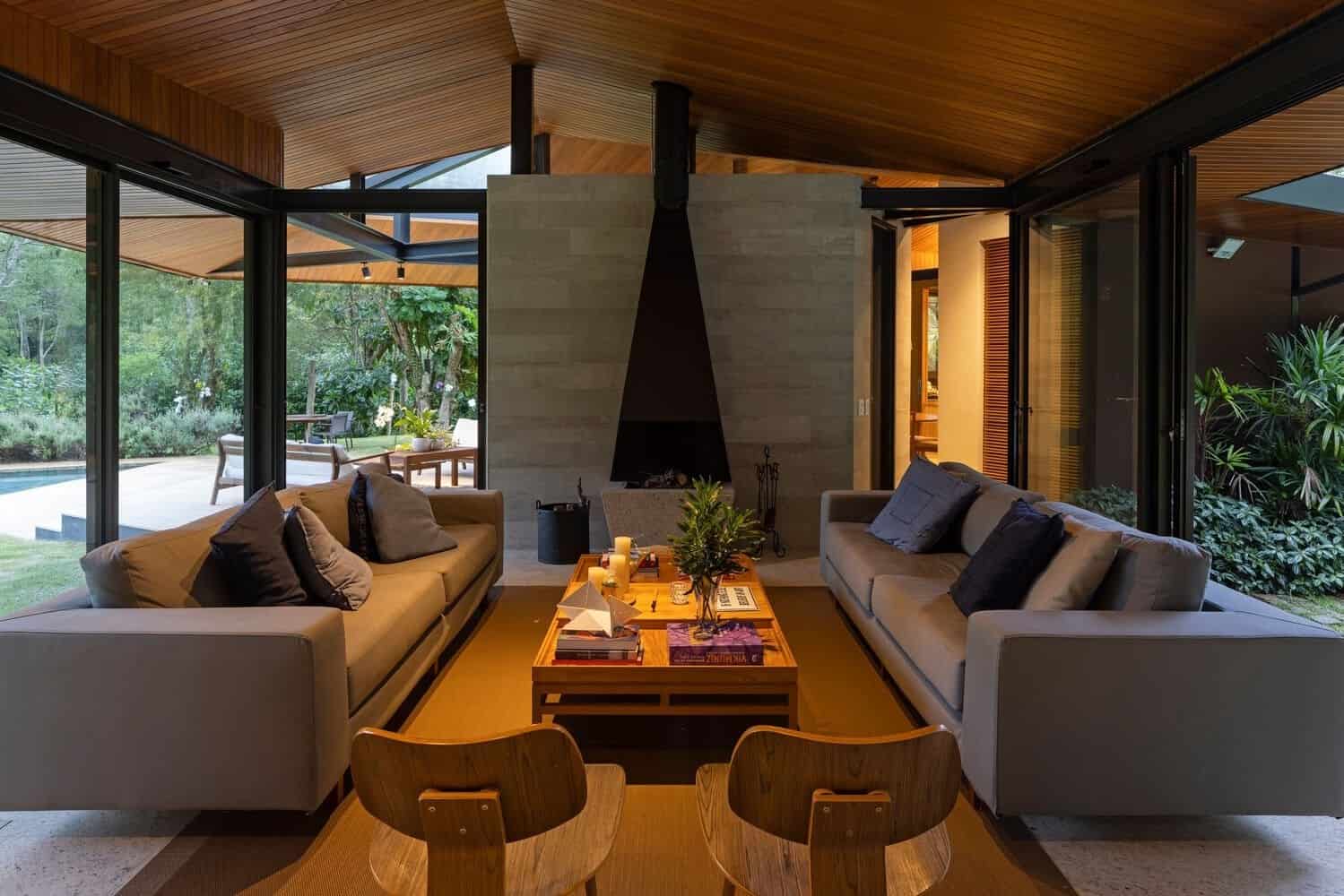 Zigzag House by Architectare in Petropolis, Brazil