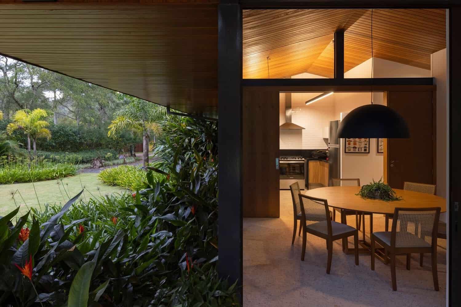 Zigzag House by Architectare in Petropolis, Brazil
