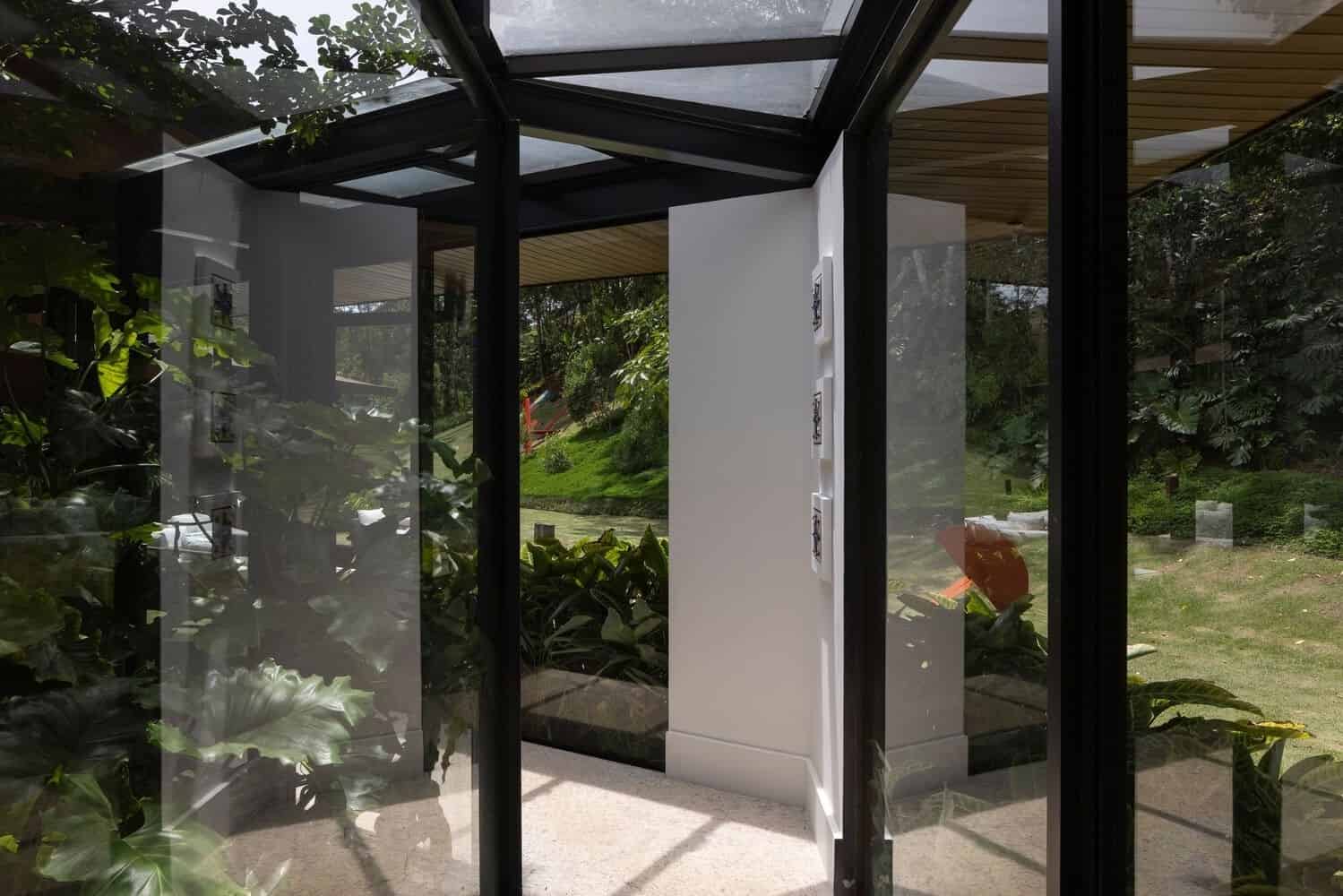 Zigzag House by Architectare in Petropolis, Brazil