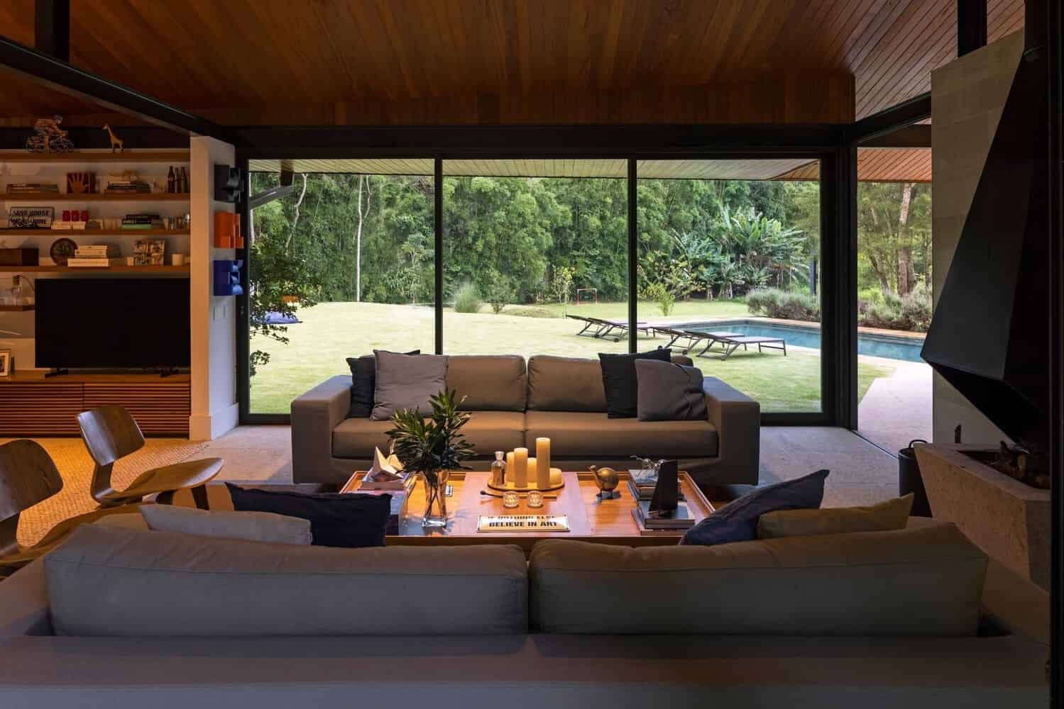 Zigzag House by Architectare in Petropolis, Brazil