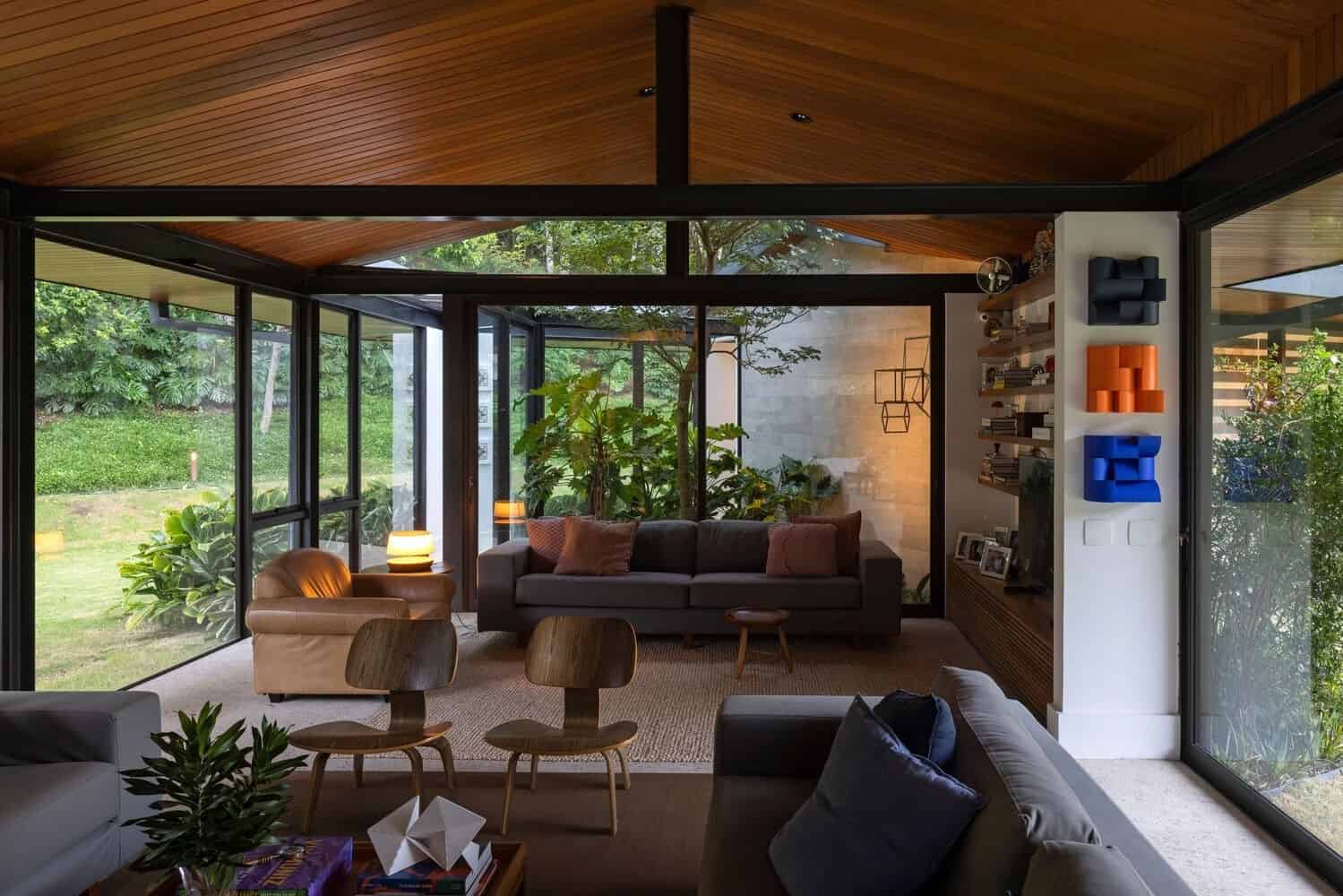 Zigzag House by Architectare in Petropolis, Brazil