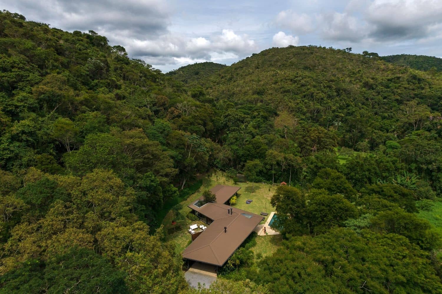 Zigzag House by Architectare in Petropolis, Brazil