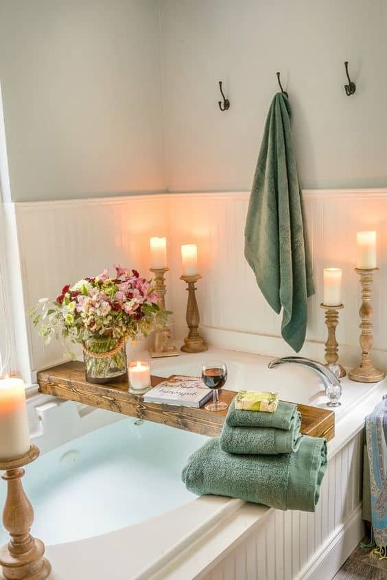 Small Bathroom Decor Ideas for a Warm Winter Retreat