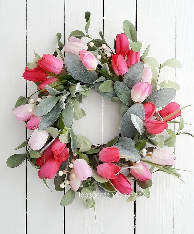 15 Blooming Tulip Wreath Designs for a Floral Welcome