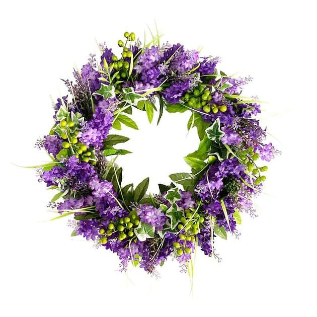 15 Enchanting Spring Lilac Wreath Designs to Elevate Your Doorway