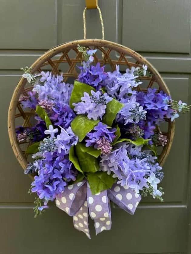 15 Enchanting Spring Lilac Wreath Designs to Elevate Your Doorway