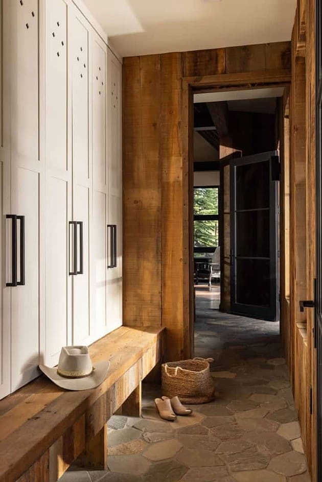 15 Rustic Entryway Designs That Capture the Essence of Cozy Elegance