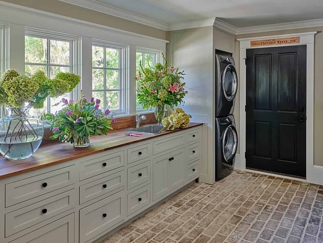 15 Rustic Laundry Designs That Blend Natural Elegance With Utility