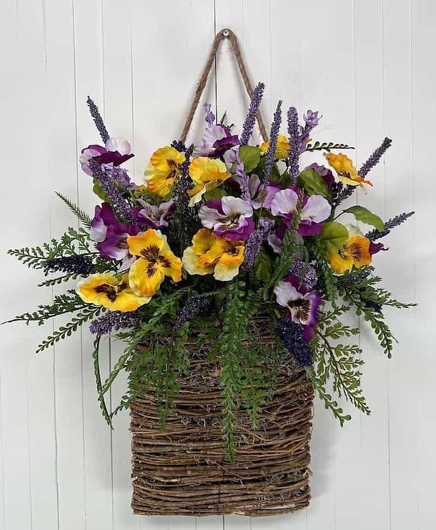 15 Vibrant Spring Pansy Wreath Designs to Blossom Your Entrance
