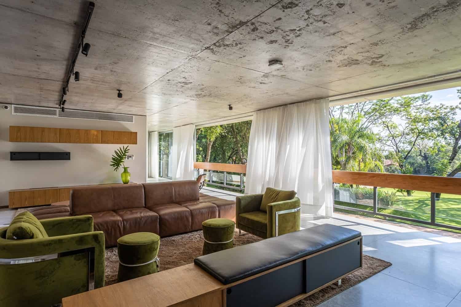 Rodor House by OMCM arquitectos in Asuncion, Paraguay