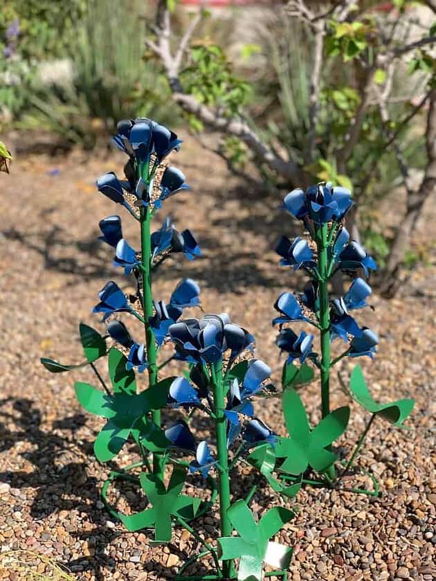 15 Charming Spring Metal Flower Decorations For Your Yard