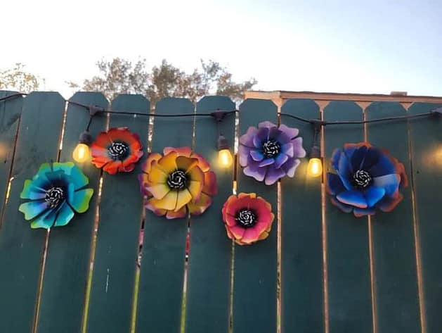 15 Charming Spring Metal Flower Decorations For Your Yard